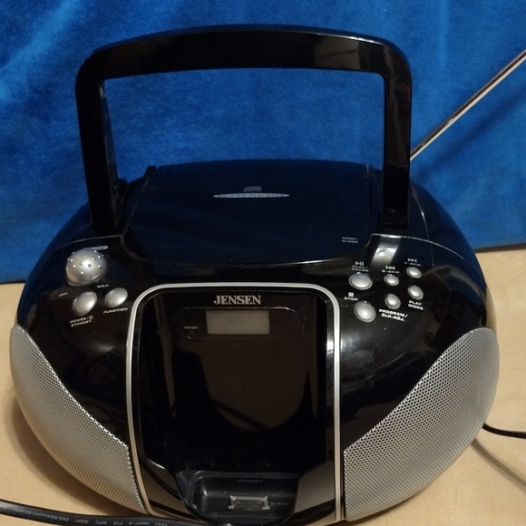 Jensen JISS 115 | Portable Audio & Video | Jensen Portable Docking Cd ...